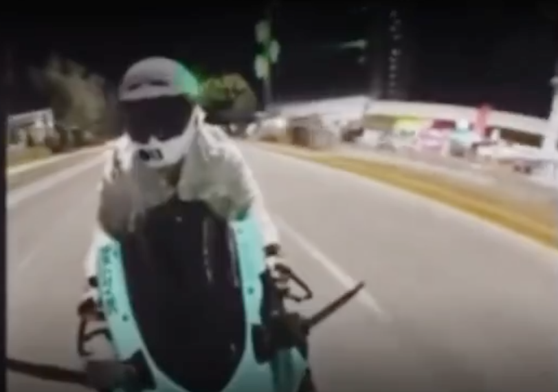 Motociclista capta láser apuntando a su casco en la Vía Atlixcáyotl ...